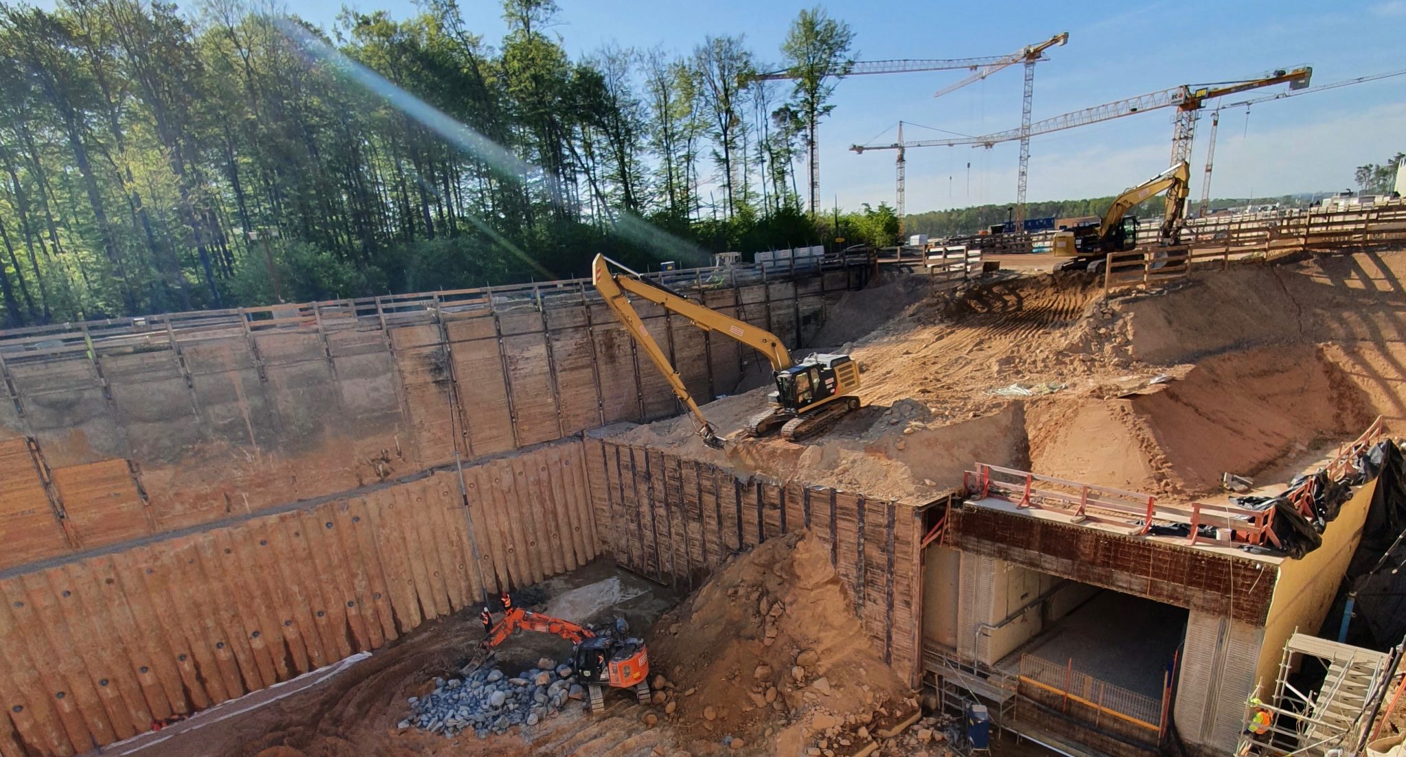 Aushub der Tunnel-Baugrube abgeschlossen : ion42